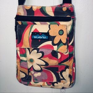 Kavu Bags | Houndstooth Crossbody | Poshmark